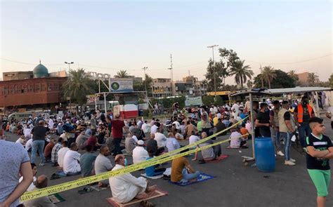 رغم الحظر والتحذيرات إقامة صلاة العيد في الأعظمية صور