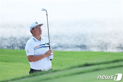 역사 쓸 뻔했던 임성재 Po 최종전 한 타차 준우승상금 77억종합 뉴스1