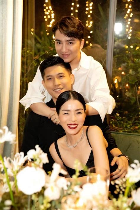 Lâm Bảo Châu khoe ảnh tình bể bình đón Giáng sinh sớm bên Lệ Quyên