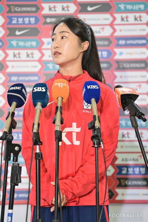 포토 인터뷰하는 이영주