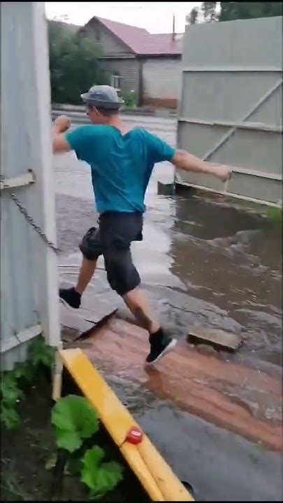 даже ноги не намочил поспорил что пробегу и ноги не намочу Youtube