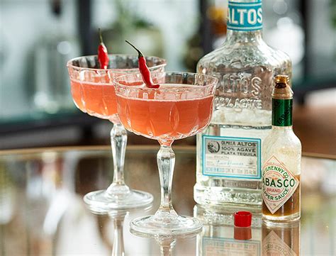 Rude Cosmo Cocktail Met Tequila En Cranberrysap Cocktailiciousnl