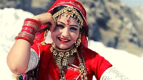 Biography Of Bigg Boss Contestant Gori Nagori Age Career Net Worth Boyfriend Controversy