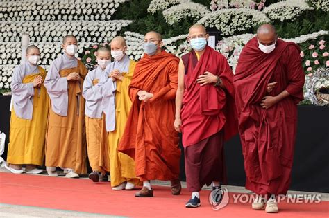 합동분향소 조문하는 동남아 국가 스님들 연합뉴스