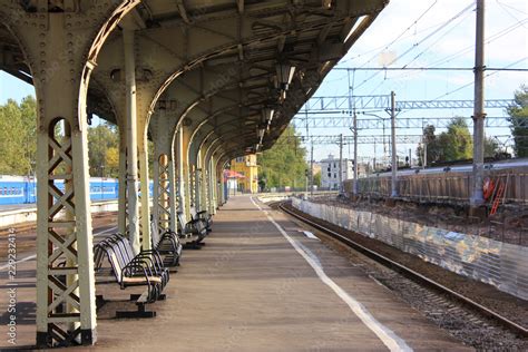 Train Station Platform Architecture At Aron Desrochers Blog