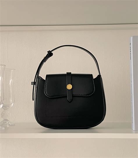 당일발송 골드 버튼 미니 토트백 크로스백 호보백 레더 가죽 반달 라운드 클래식 모던 심플 백 가방 에이블리