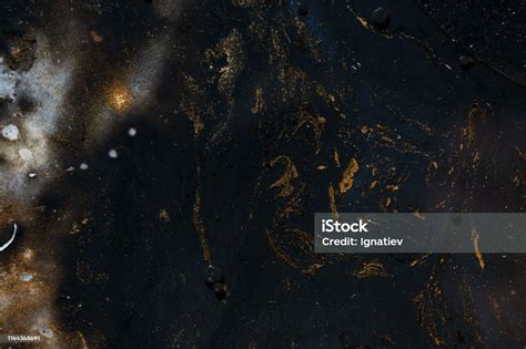 아름 다운 추상적인 배경입니다 황금과 진한 파란색 혼합 아크릴 페인트입니다 대리석 질감입니다 현대 미술 0명에 대한 스톡 사진 및 기타 이미지 Istock