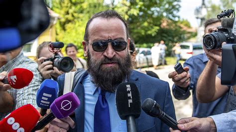 Eurodiputado Que Redacta Leyes Antigay Es Cazado En Una Orgía Gay