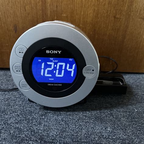 Sony Dream Machine Alarm Clock Cd Player Amfm Radio 30 Pin Ipod Icf C