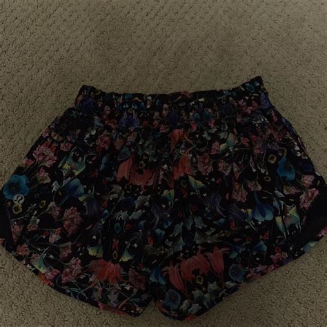 Floral Lululemon Hottie Hot Shorts Size 4 Super Cute Depop