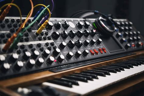 Pop Synths 101 Mastering Iconic Sounds For Aspiring Producers Music Blog