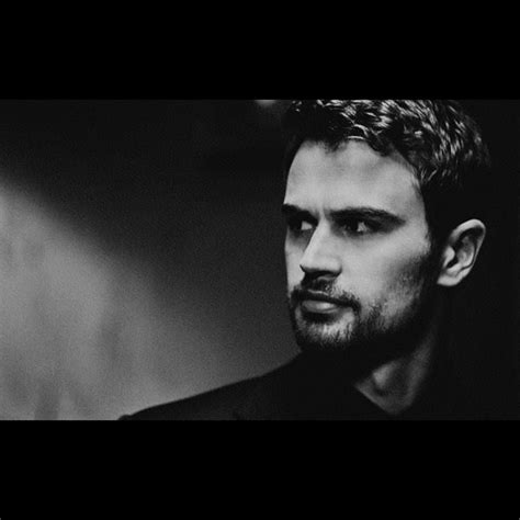 Theo James Theo James James Papa