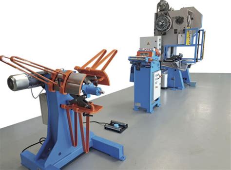 Ligne De Production Pour Brosses Strip ETS LONG SAS EMG PRESSES