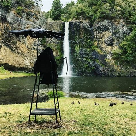 Il parodie les photos des blogueuses en créant le compte Instagram de