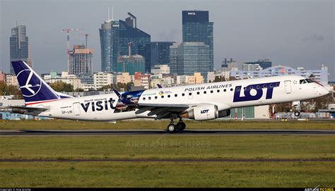 Sp Lni Lot Polish Airlines Embraer Erj 195 190 200 At Warsaw