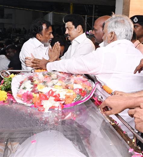 வெற்றி துரைசாமி மறைவுக்குரஜினிகாந்த் நேரில் ஆறுதல்