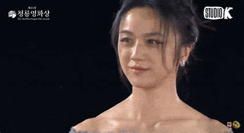 首位中国影后！汤唯凭《分手的决心》拿下韩国青龙奖最佳女演员 搜狐大视野 搜狐新闻