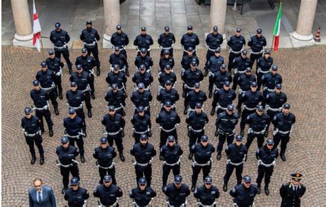 Milano Bando Della Polizia Locale Per Assumere 260 Vigili 2 965 I