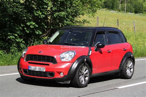 Spyshots Mini Traveller Mpv Autoevolution