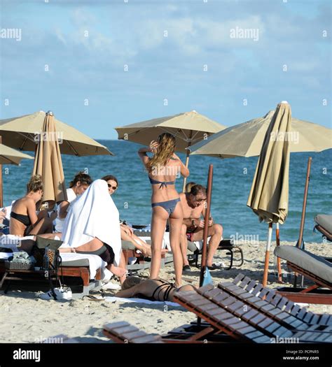 Miami Beach Fl December 01 Sahara 22 Sizzled As She Posed In A