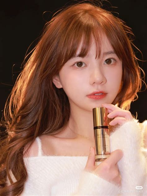 Llama Redhead Portrait Model Girl Beauty Cute Headshot Photography