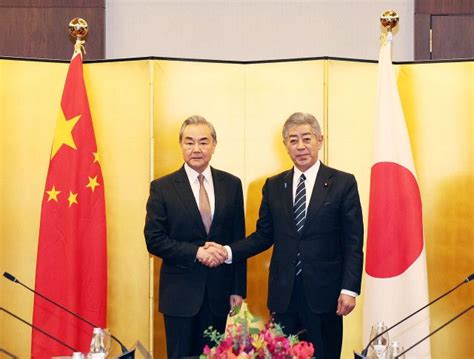 王毅氏、岩屋毅外相と会談 国際 写真 Goo ニュース