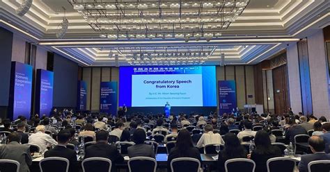 환영사 하는 문승현 대사