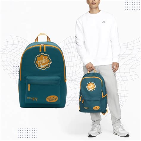 Nike 後背包 Heritage 男女款 綠 黃 筆電包 運動包 大學包 書包 大logo 泰瑞色 Fb2841 381 運動登山包