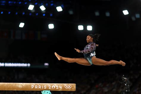 22 Pictures Of Simone Biles That Just Kind Of Freak Me Out