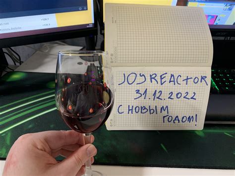 Всех с наступающим дамы и господа пидоры политика Новый год на