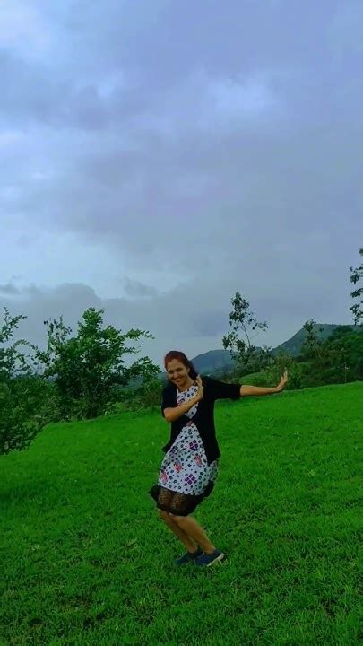 aage hain barsat 🌧️ piche hain tufan💨dil to pagal ️sharukh khan🕺madhuri