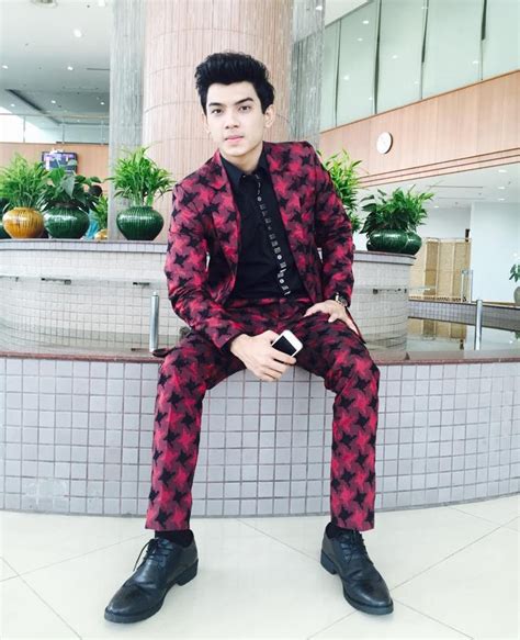 M Y A N M A R H U N K S Lin Aung Khit