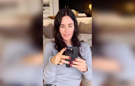 Courteney Cox Shows Off Her Abs In Gen Z Girl Video Watch
