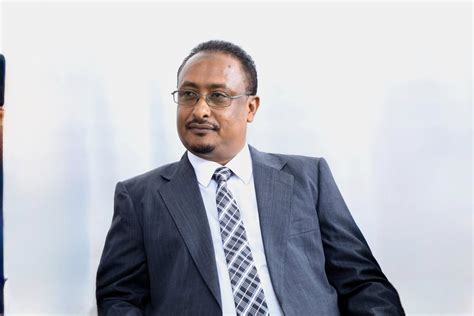 Guddoomiye Muungaab Oo Eryay Masuuliyiin Dhowr Ah Magacaabay Kuwo Cusub Caasimada Online