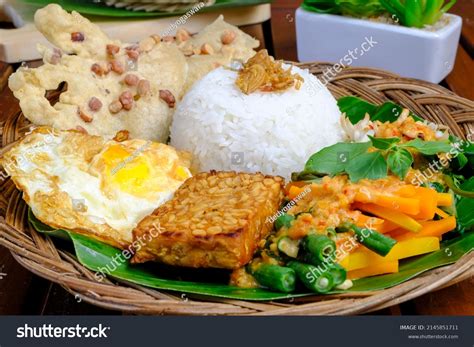 Nasi Pecel Indonesian Traditional Food Form ภาพสต็อก 2145851711