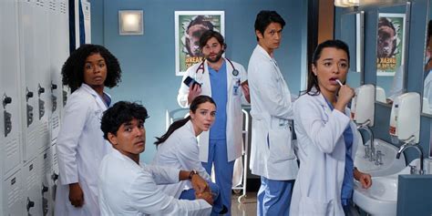 Senior Residents Leaving Hints At A Big Greys Anatomy Season 19 Story