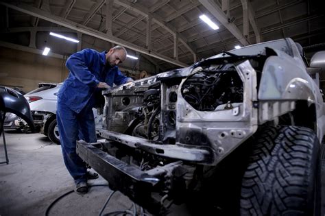 Кузовной ремонт и покраска автомобилей в Новосибирске.
