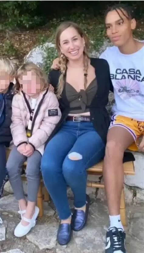 Los Cuatro Hijos De Alberto De Mónaco Posan Juntos Por Primera Vez