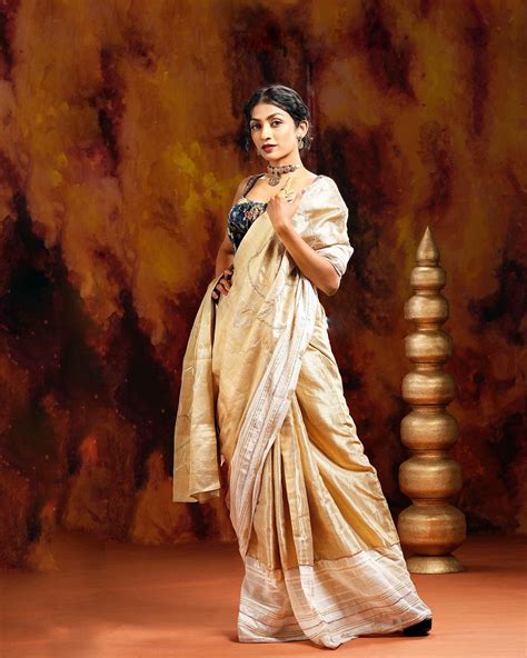 Saree Is The Epitome Of Poise Grace And Beauty 😇 Ellehanaph Medium