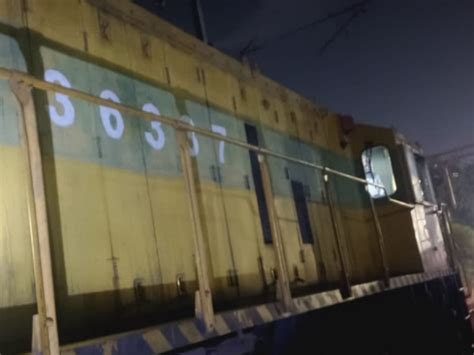 Train Derail Gaya Railway Station Washing Pit Line 6 Wheel Down