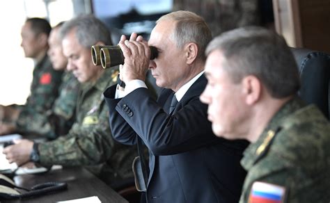 Эксперт Литовкин назвал своевременными учения с пусками ракет под