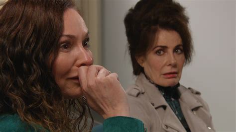 Emmerdale Star Says She Wants Paddy To Dump Cheating Chas What To Watch