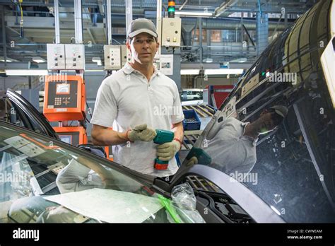 Automobile Assembly Plant High Resolution Stock Photography And Images Alamy