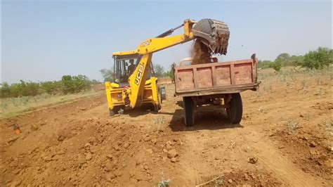 JCB 3DX Backhoe Loader Loding Mud In Mahindra 475DI Tractor YouTube