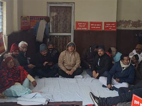 Railway Employees Strike On Nrmus Call Nrmu के आह्वान पर रेलवे