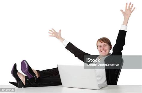 아름다운 비즈니스 관리자 또는 비서 여자아이 벨몬트에 사무실 개념에 대한 스톡 사진 및 기타 이미지 개념 경영자 금융 Istock