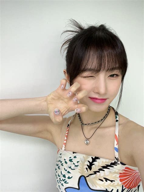 컴백도없고 떡밥도없고 자컨도없고 행사도없고 진짜 미친거지 연예인잡담 에펨코리아