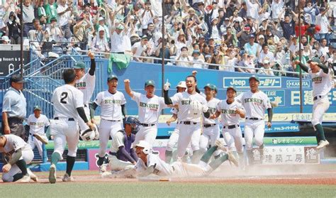白熱のシーソーゲーム 劇的サヨナラ 専大松戸v 2年ぶり3度目 夏の甲子園＜高校野球・千葉＞：東京新聞デジタル
