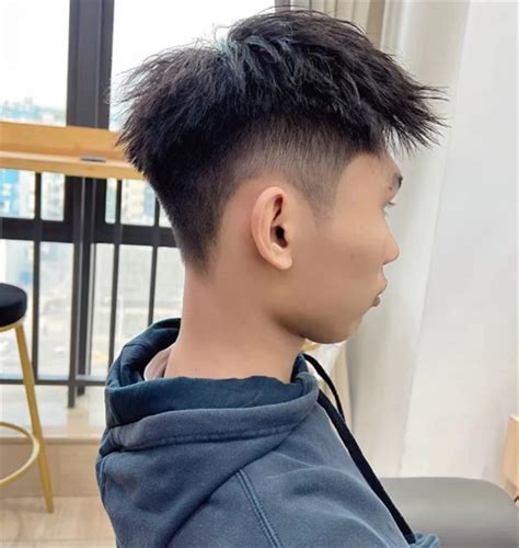 帅气渣男锡纸烫 蓬松立体又有型锡纸烫发型 美发站
