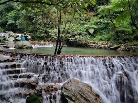 Lembah Tepus Bogor Berenang Sambil Menikmati Pemandangan